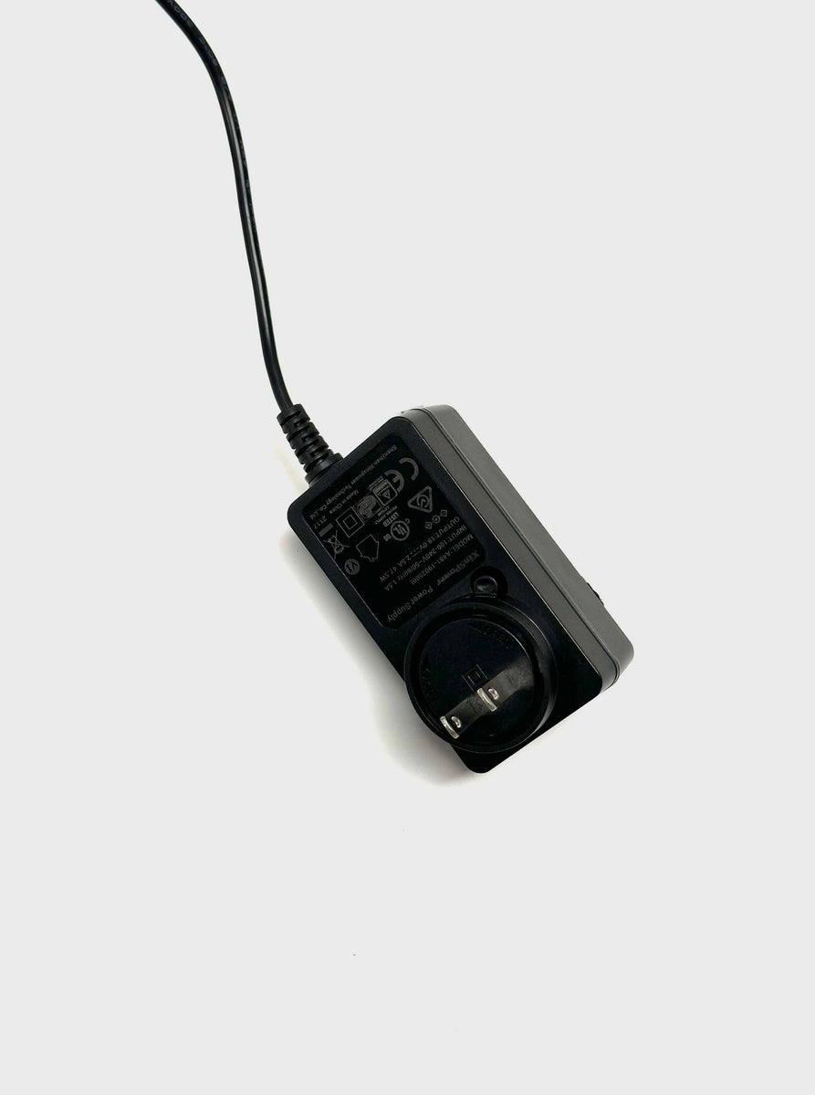 Pencil Charging Plug and Cable – Zafferano Lighting